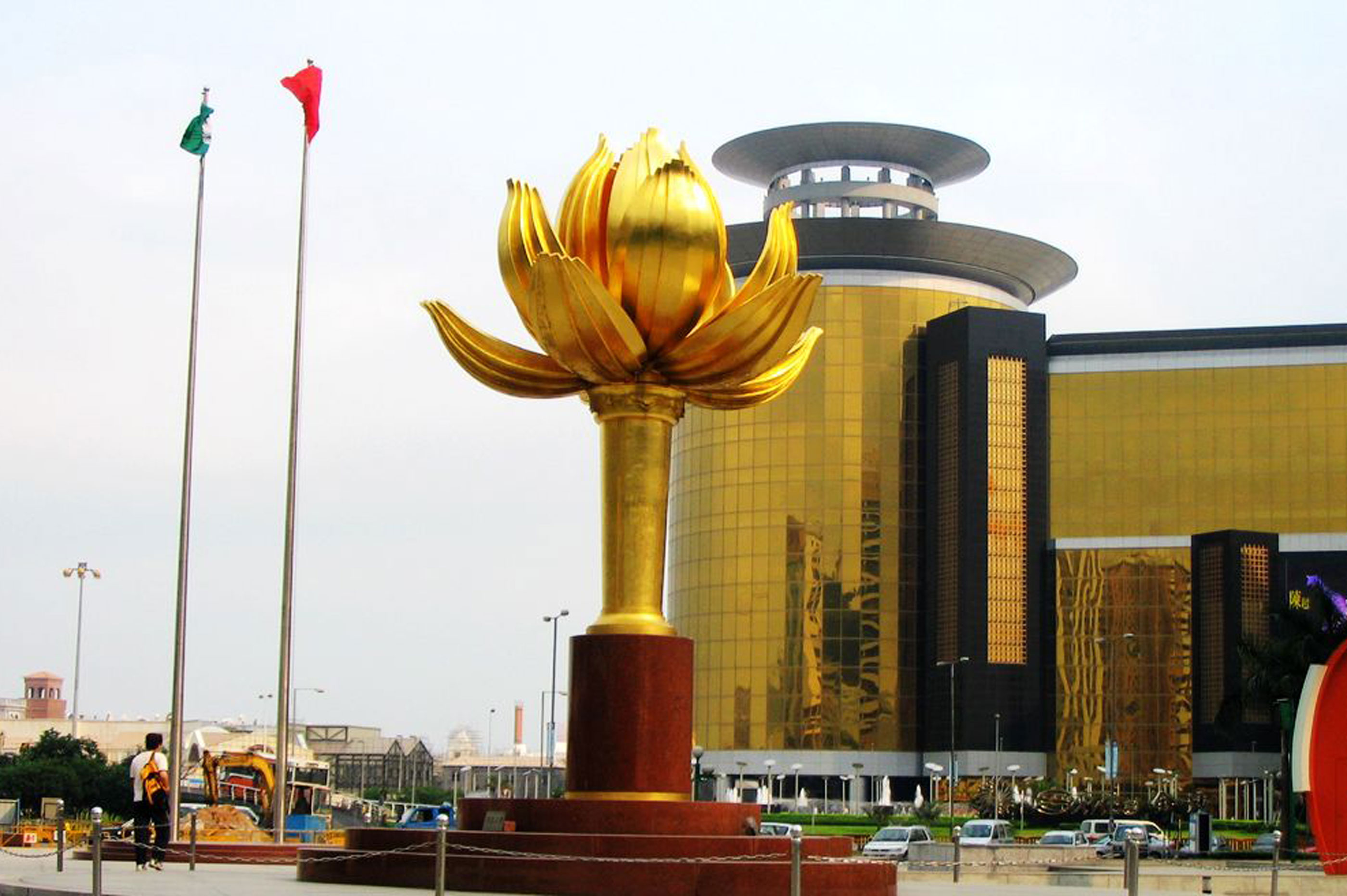 Plant Spotlight: Sacred Lotus - Brooklyn Botanic Garden